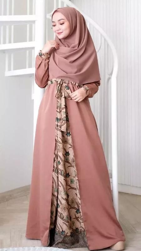 10 Model Gaun Batik Kombinasi Polos Terkini, Modis! - Patrolmedia.co.id